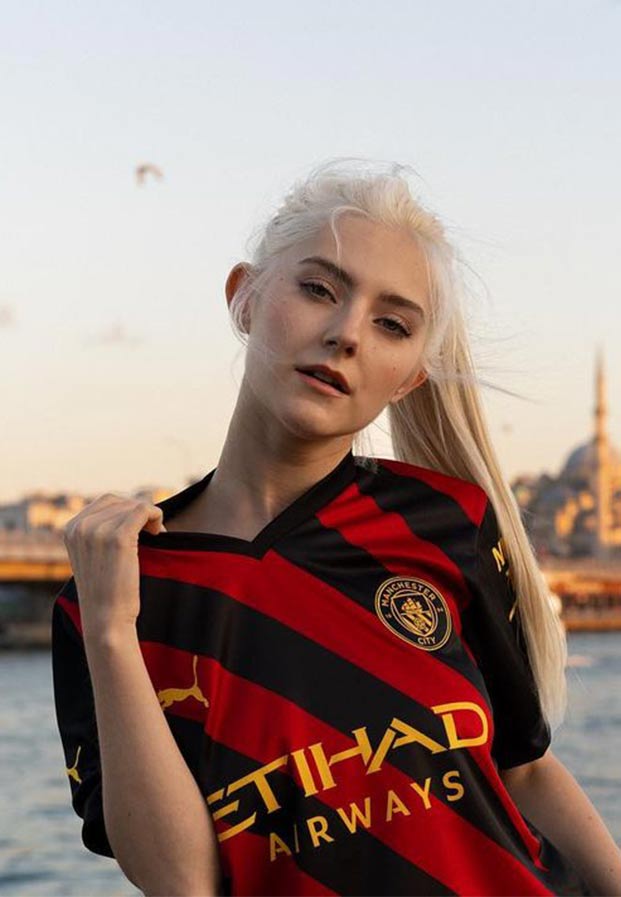 Eva Elfie แม่เสือสาวสุดแซ่บ นางเอกเอวีสุดฮอต