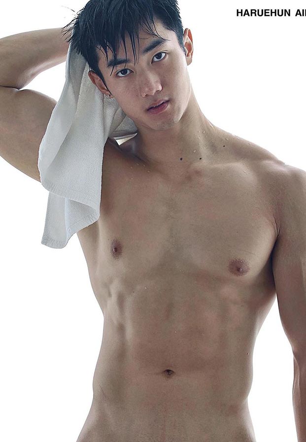 WingHong Tang นายแบบหนุ่มตี๋ ซิกแพคแน่น ดาวเด่น Onlyfans